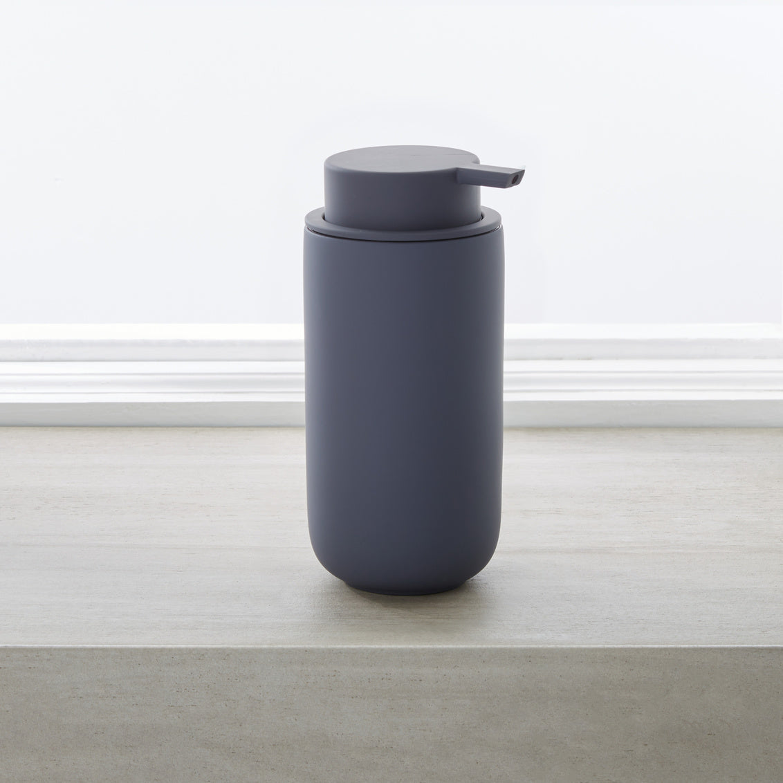 Callan Anthracite Ceramic Lotion Pump Dispenser – Beddazzle