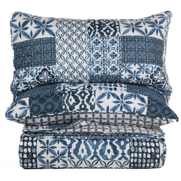 Queen Gaia Blue Quilted Coverlet & Shams – Beddazzle